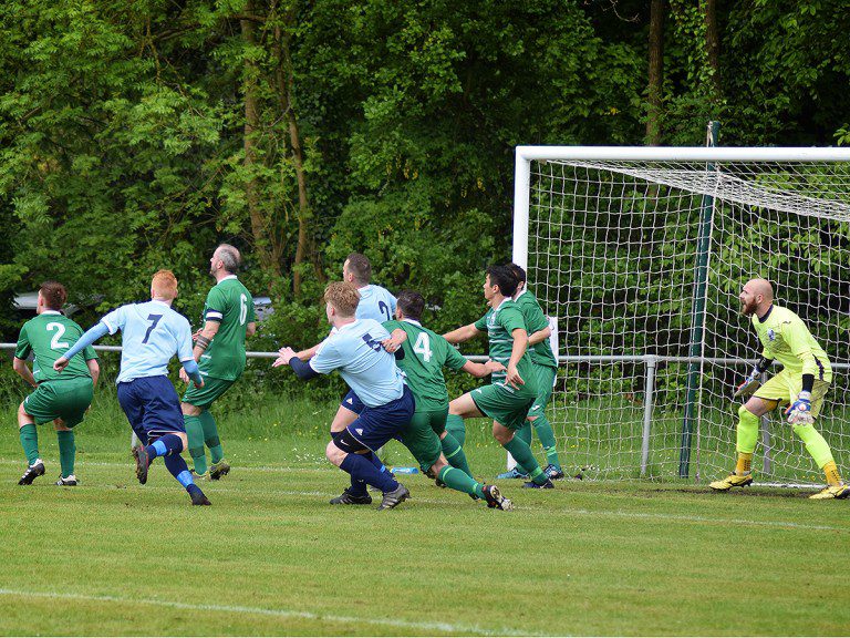 Pilks lift the Presidents Cup – Pilkington Football Club